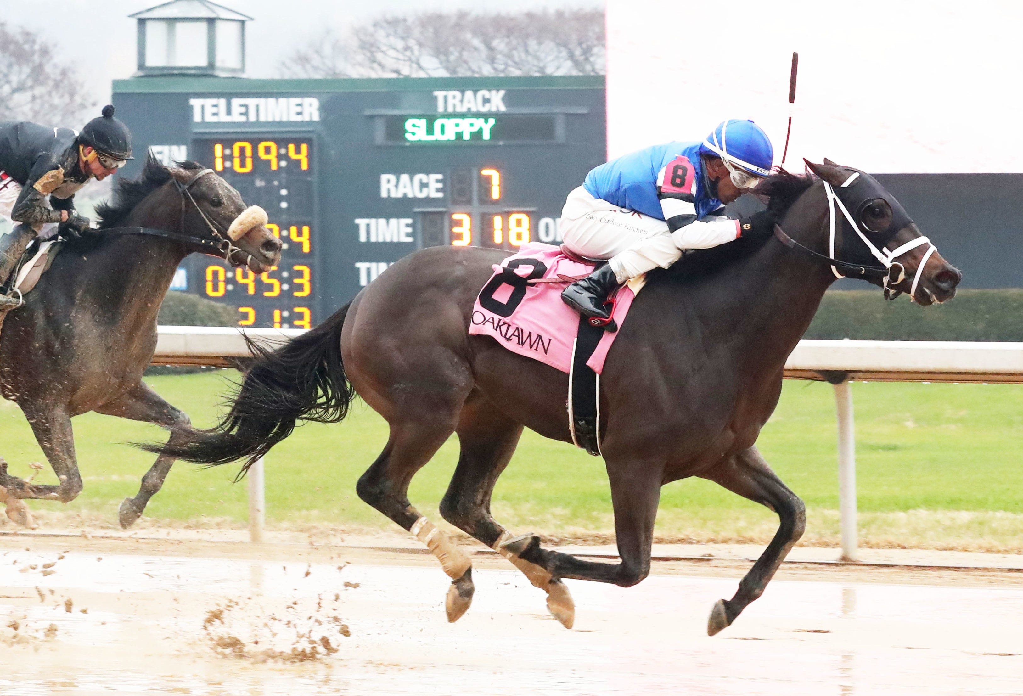 Easy Action back to a sprint after two-turn try