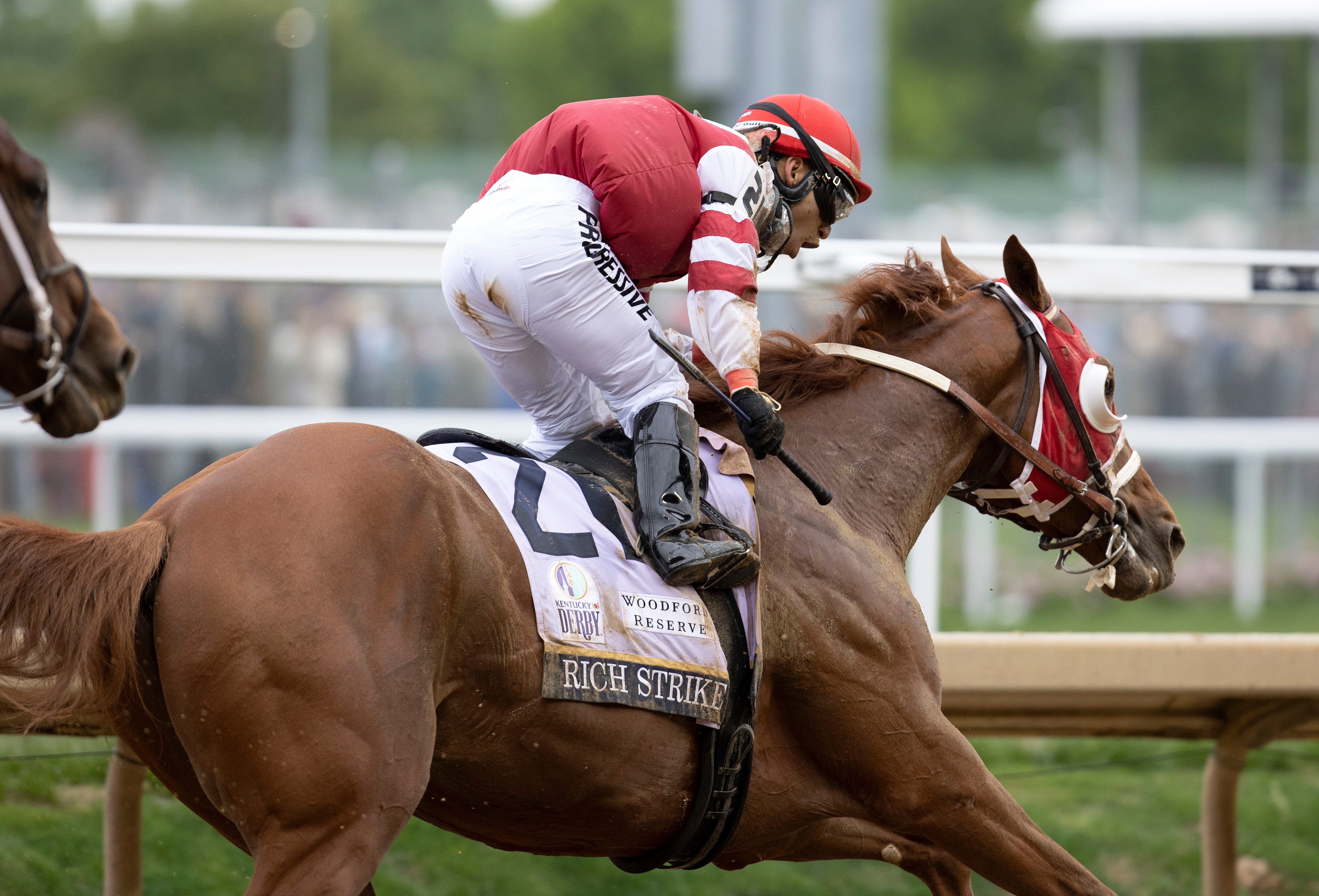 Rich Strike joins Mott's barn, is put into light training