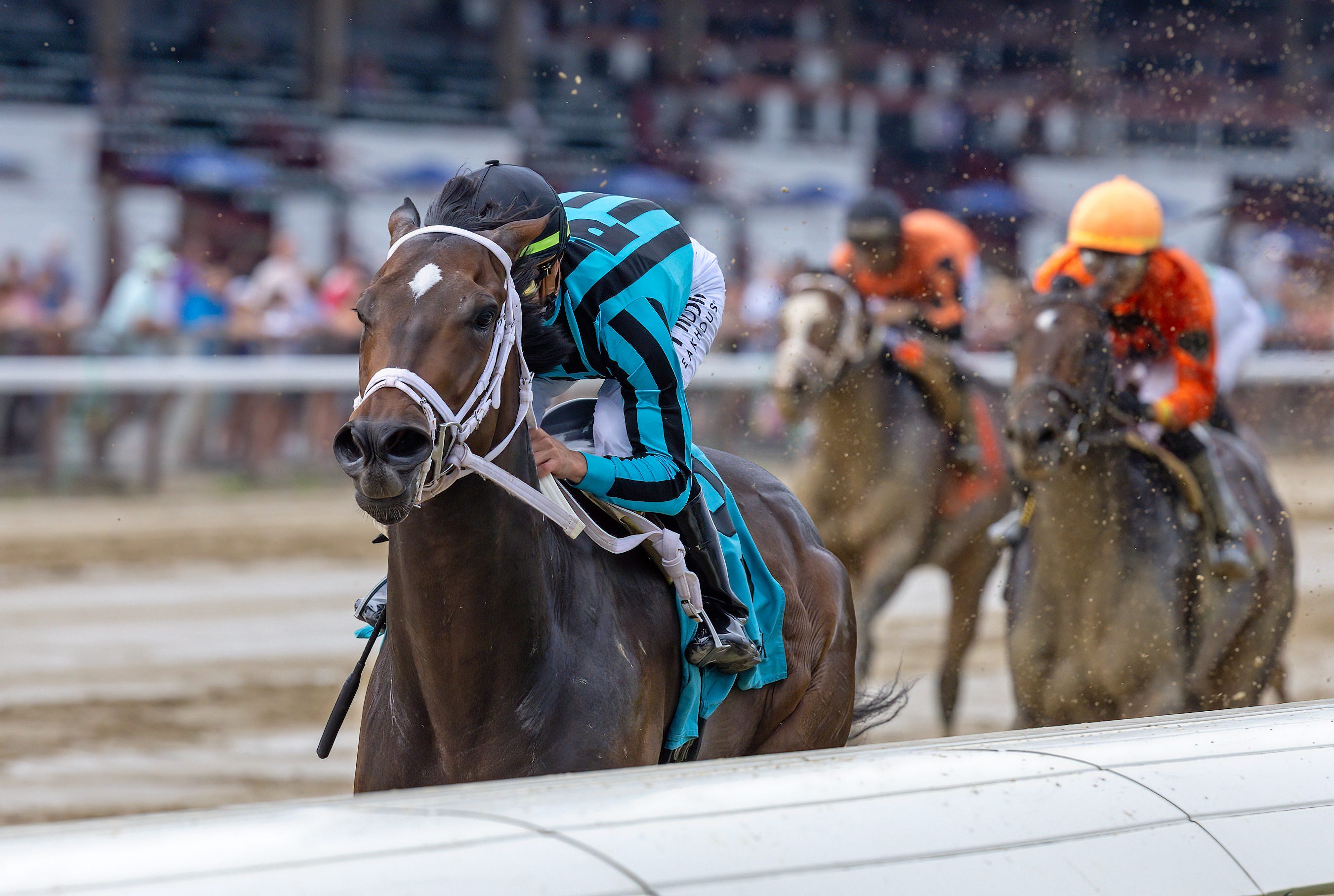 Uncashed takes fourth straight win with off-turf Quick Call