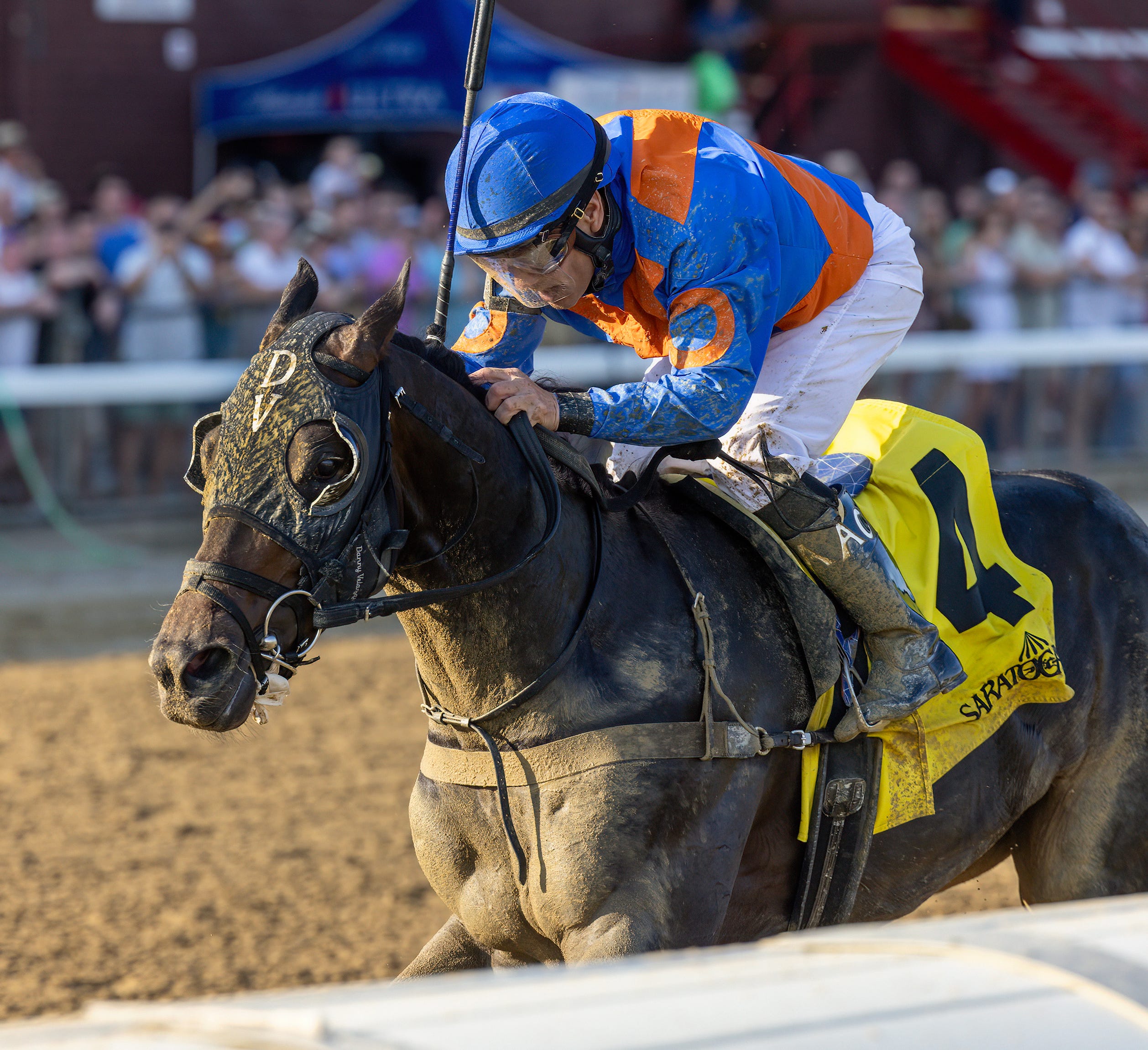 Yo Yo Candy ($94) gets break at gate, takes Sanford Stakes upset