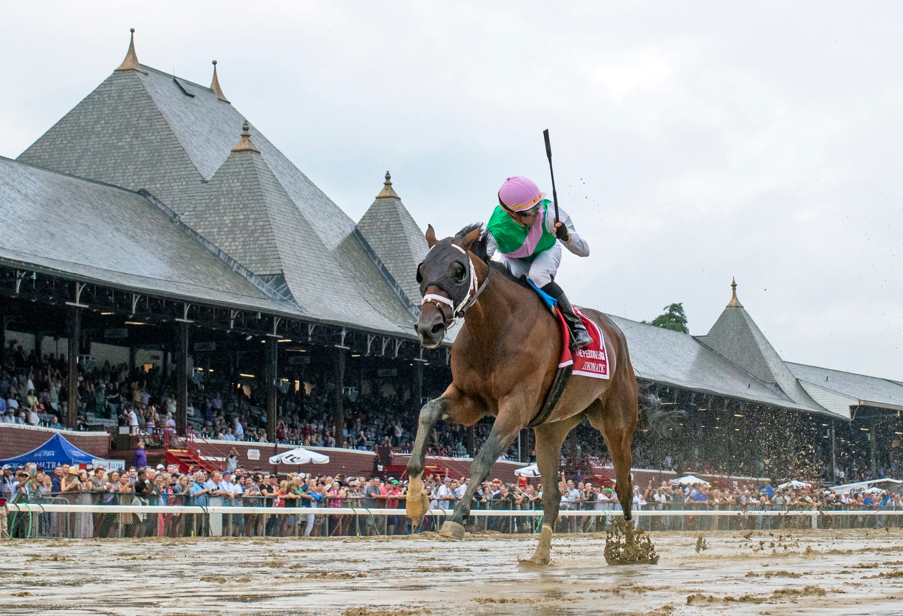 Idiomatic splashes home to front-running score in Personal Ensign