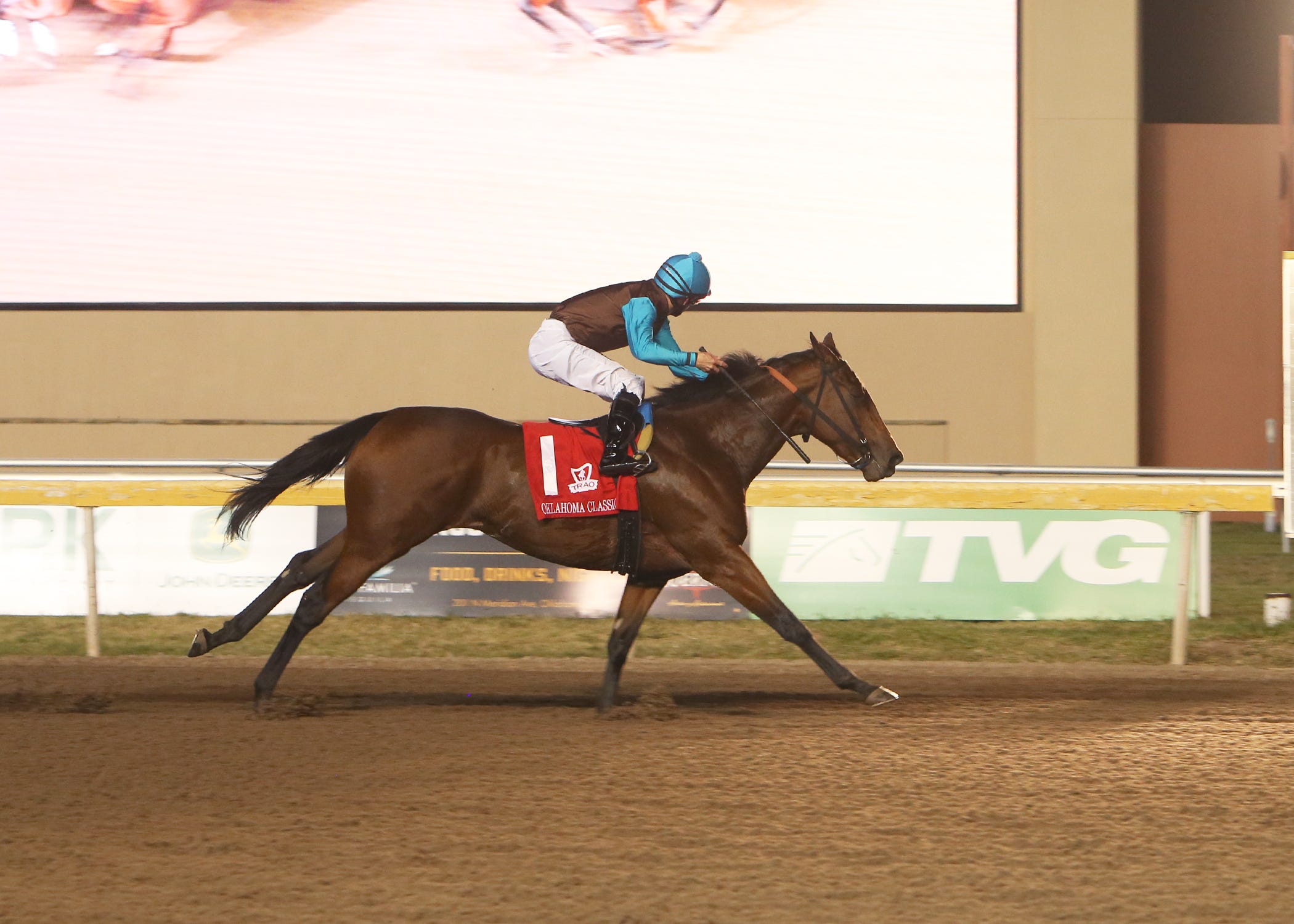 Miss Code West has pedigree, versatility for stretchout in Slide Show