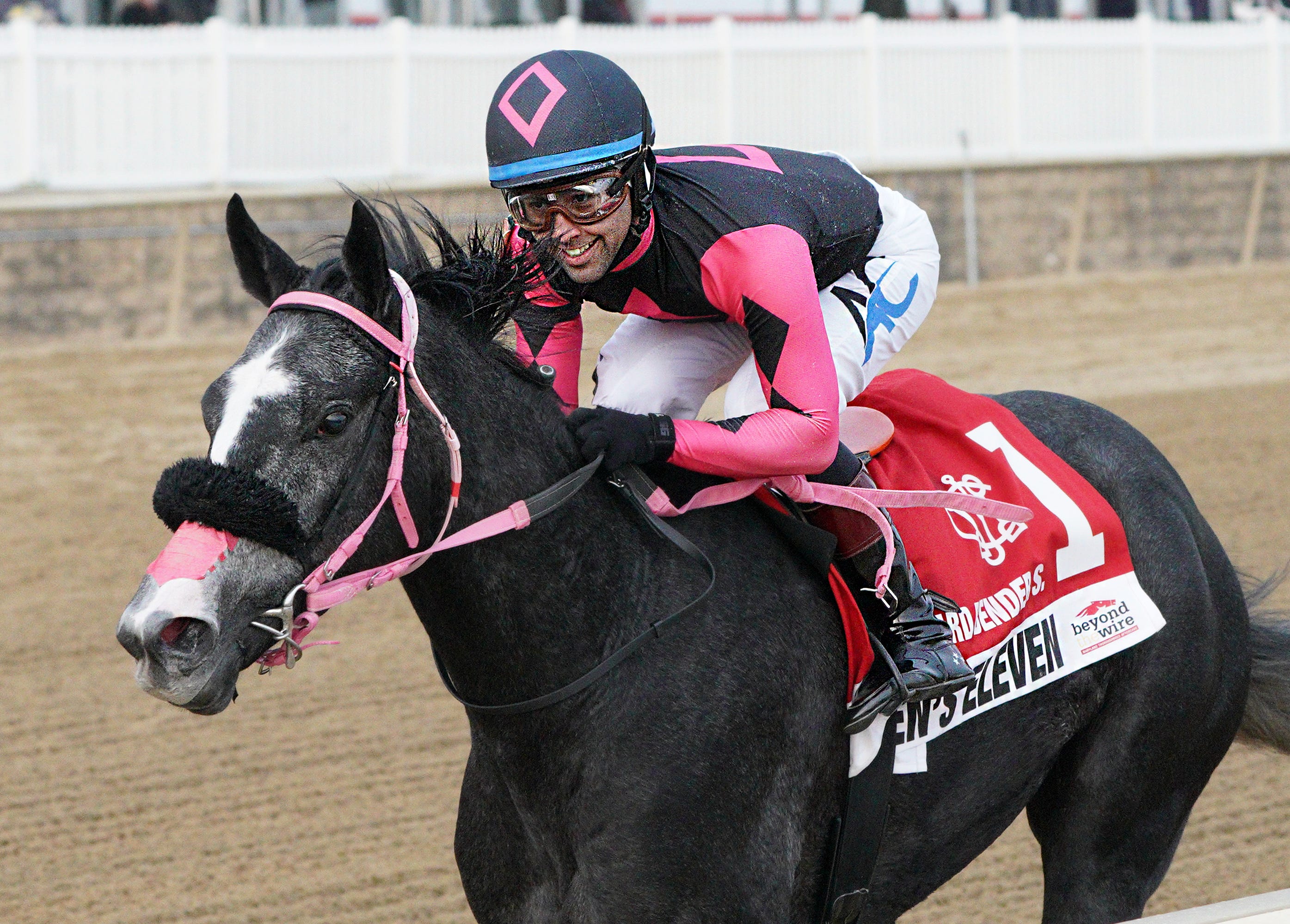 Seven's Eleven leads whole way in Bender