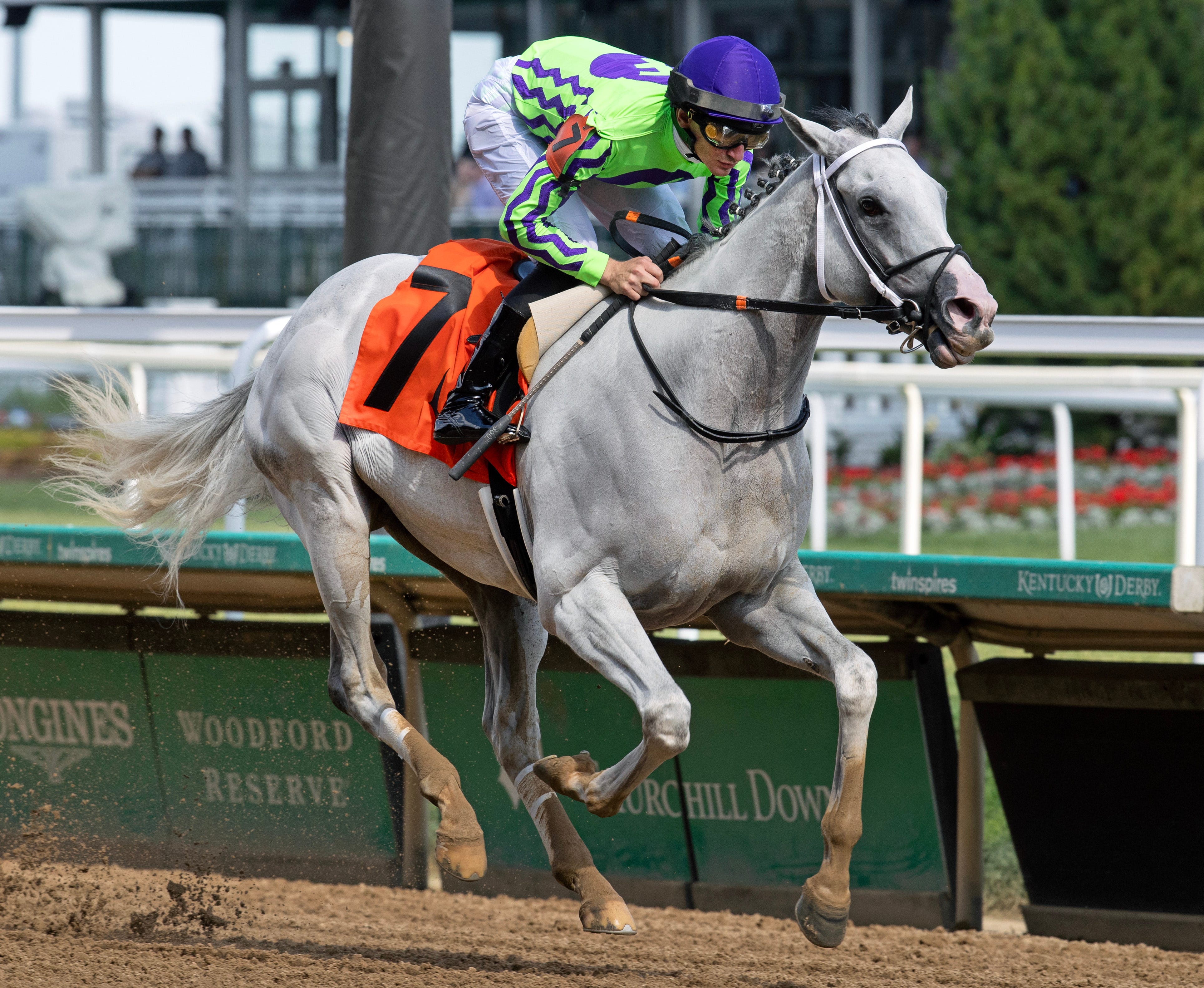 Next returns to break track record with romp in Isaac Murphy