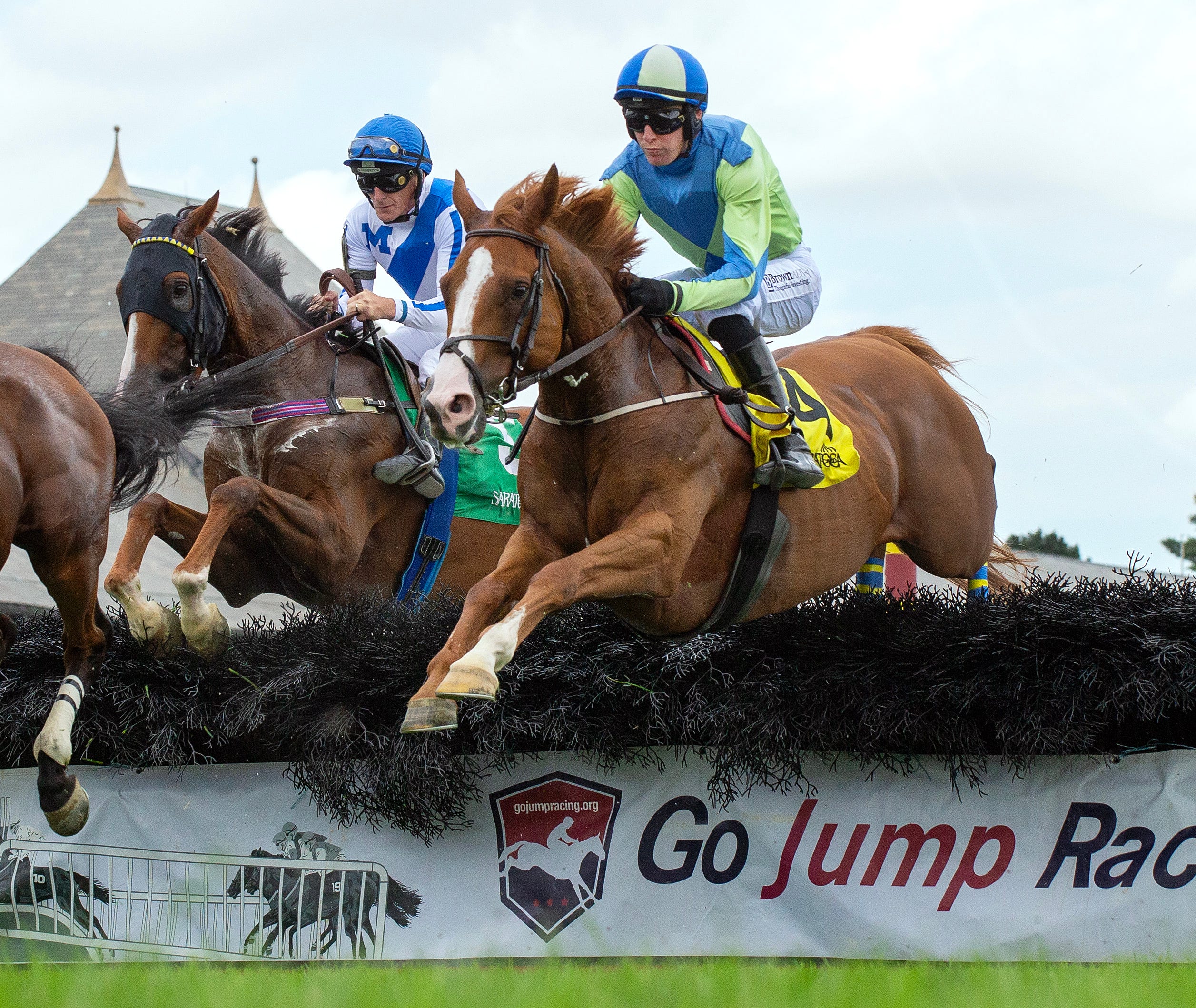 Ziggle Pops surges late to take Smithwick steeplechase