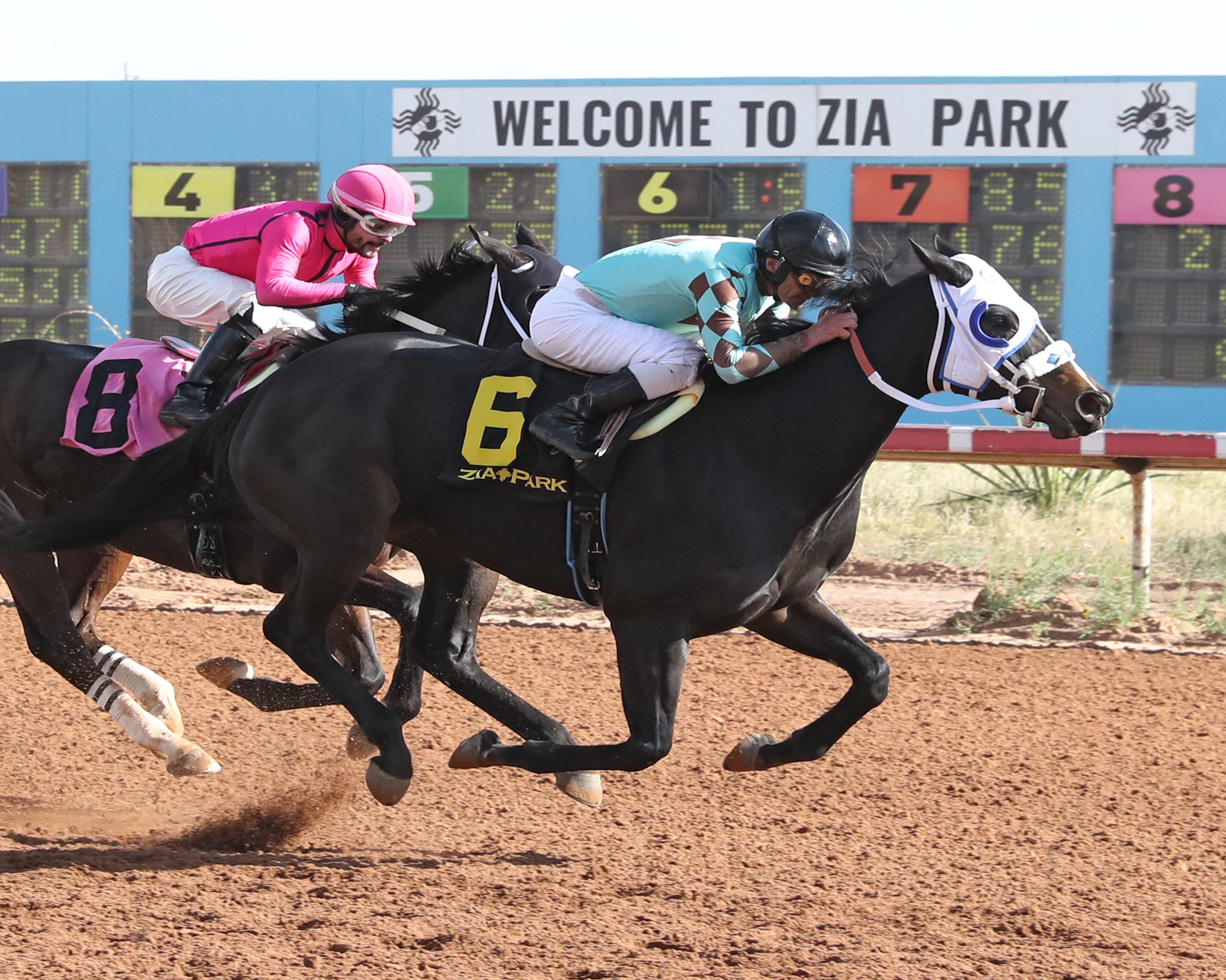 Corrina Corrina rallies from last to win New Mexico Cup Distaff Sprint