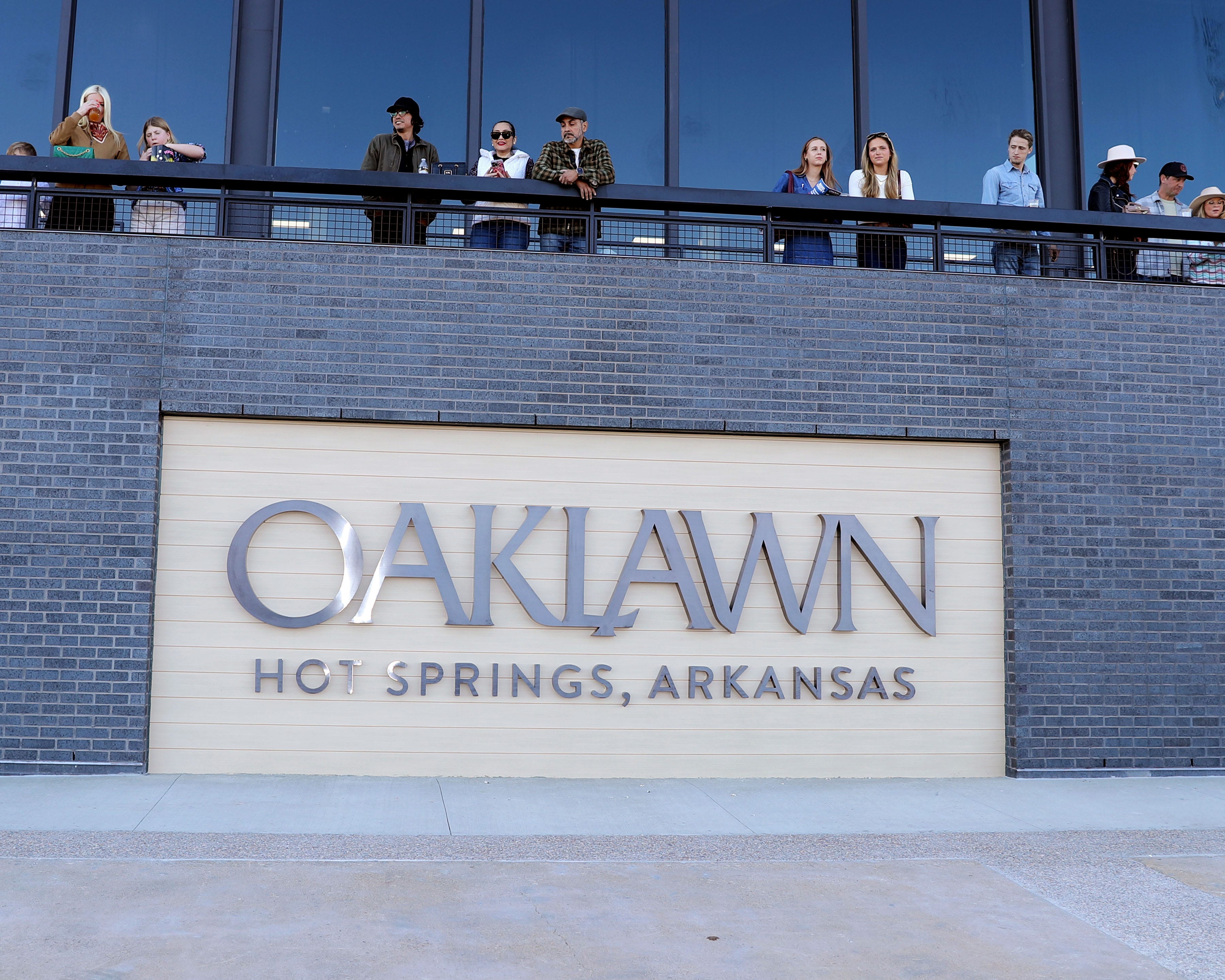Oaklawn sees solid attendance, handle for opening weekend