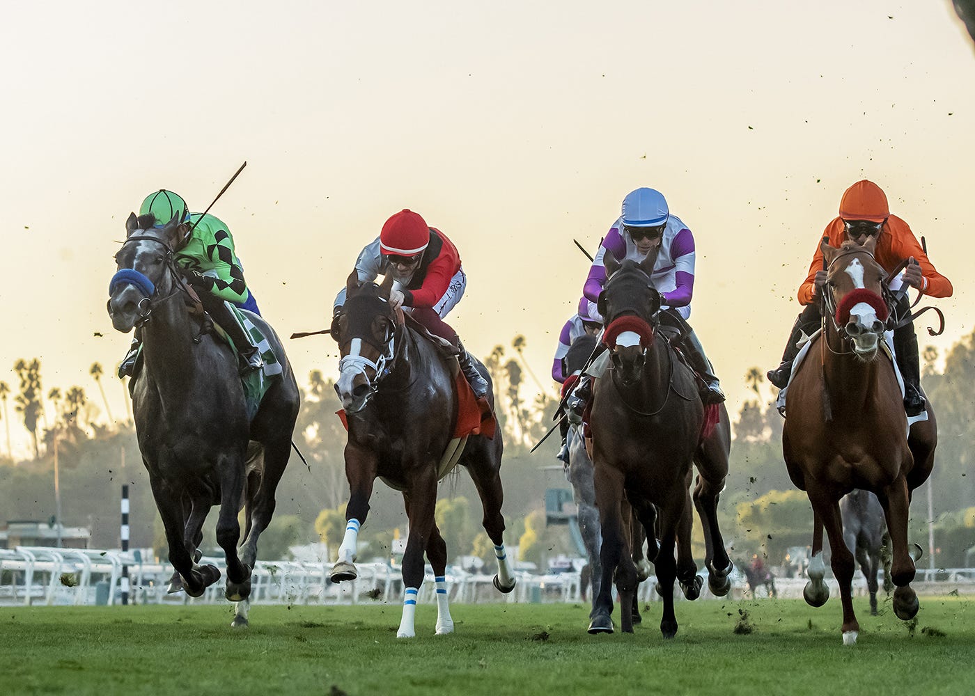 Santa Anita reports strong handle