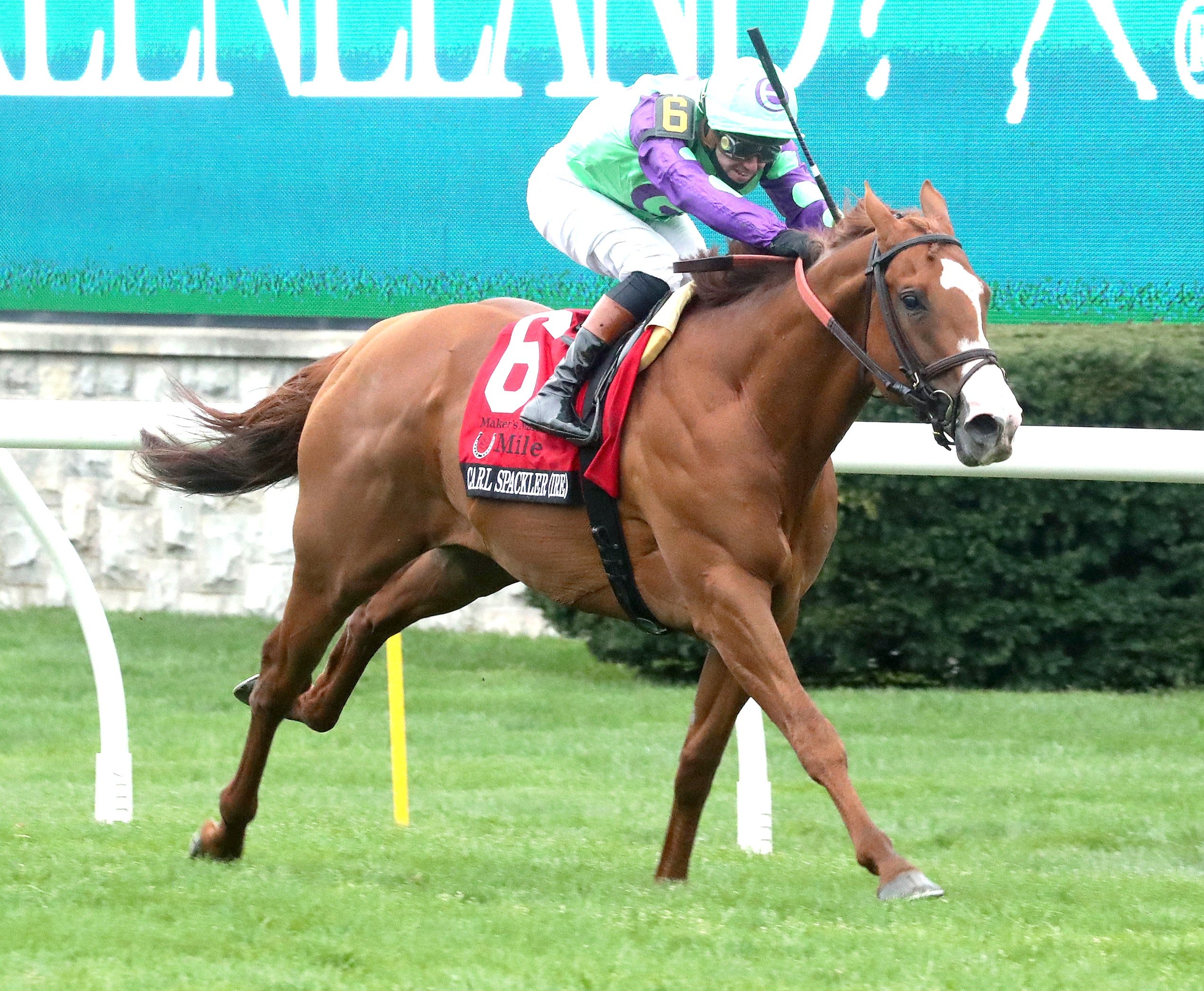 Maker's Mark Mile: Carl Spackler comes out blazing in season opener