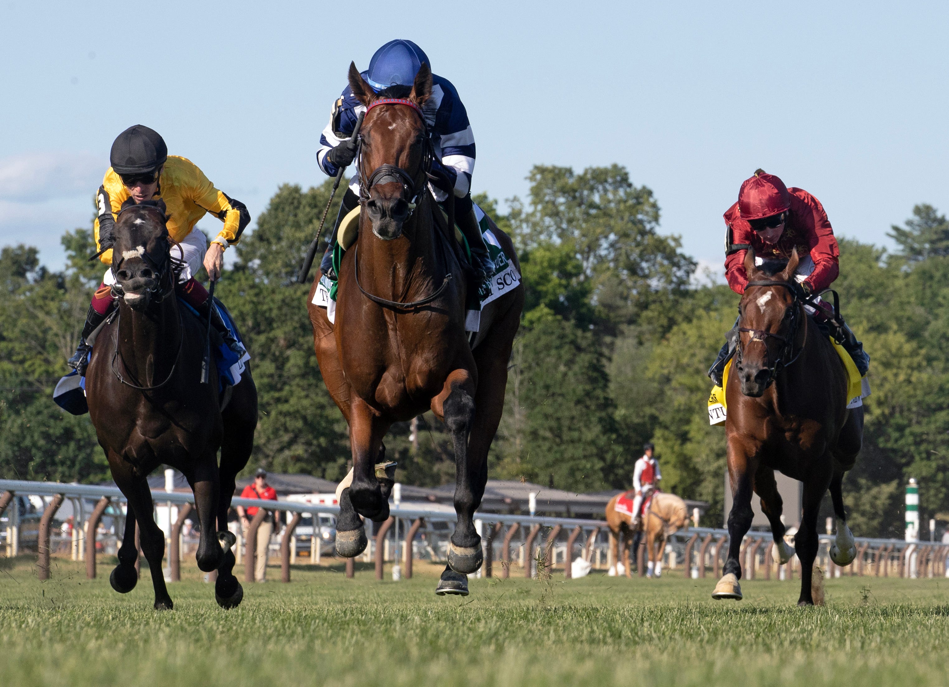 Test Score finds stride late to claim Belmont Derby