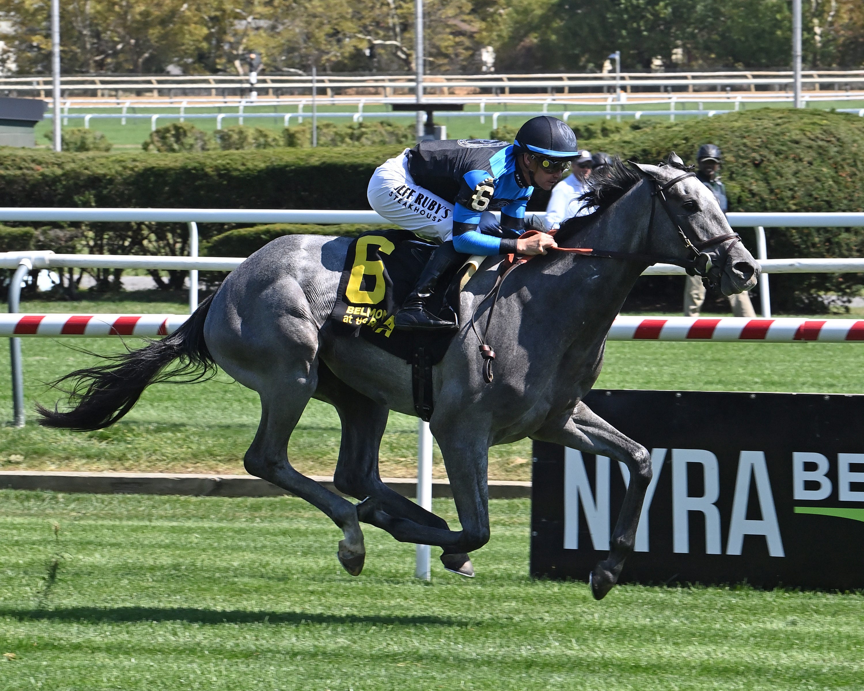 Final week of meet gets underway with competitive 2-year-old turf race