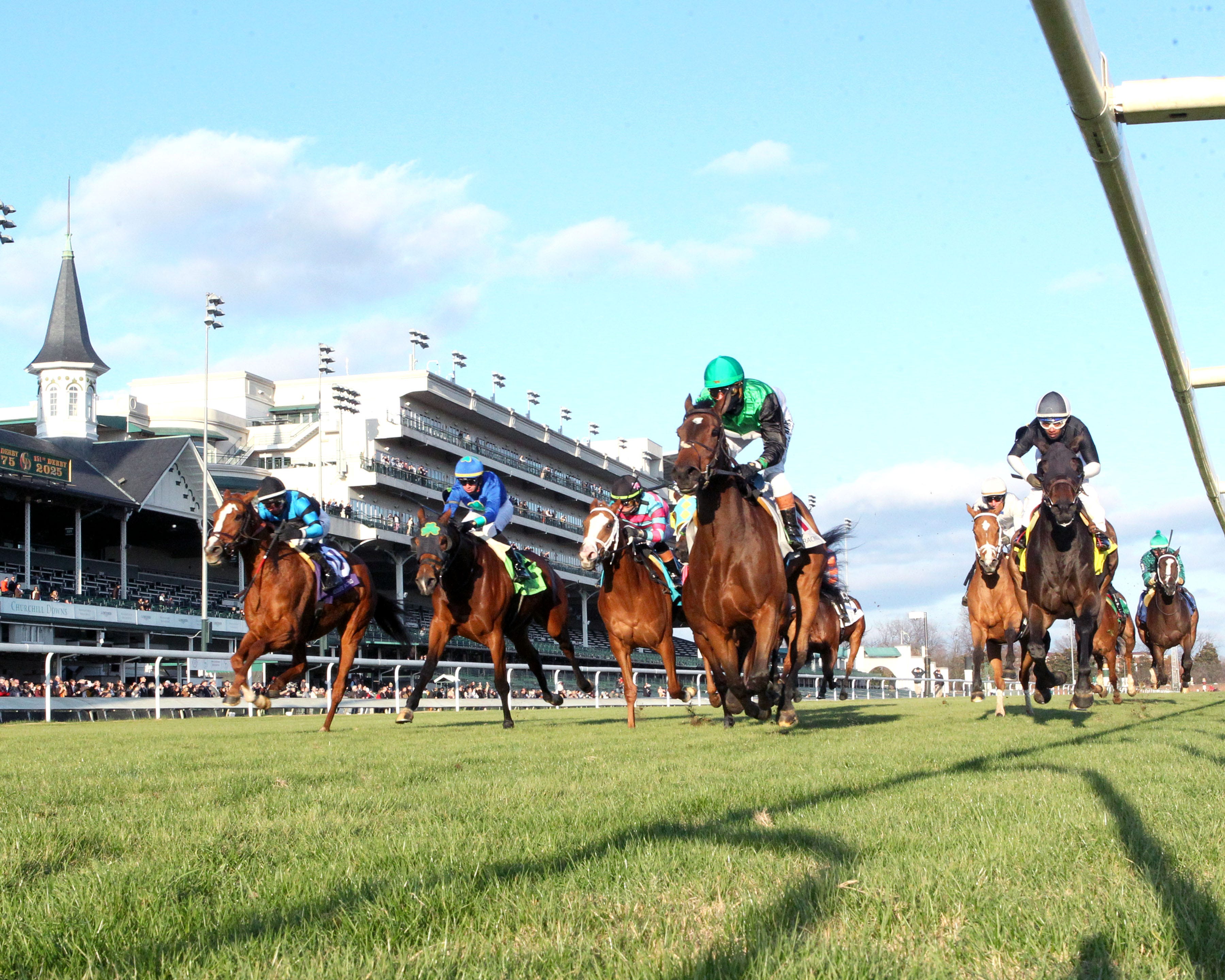 Proctor Street surges in stretch to win Cardinal Stakes