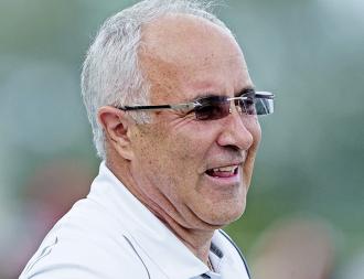 Vaccarezza celebrates 100th win as trainer