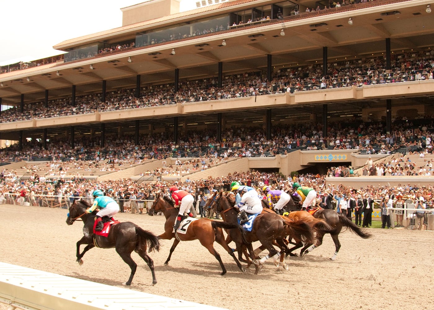 Del Mar opening-day attendance breaks record; handle up