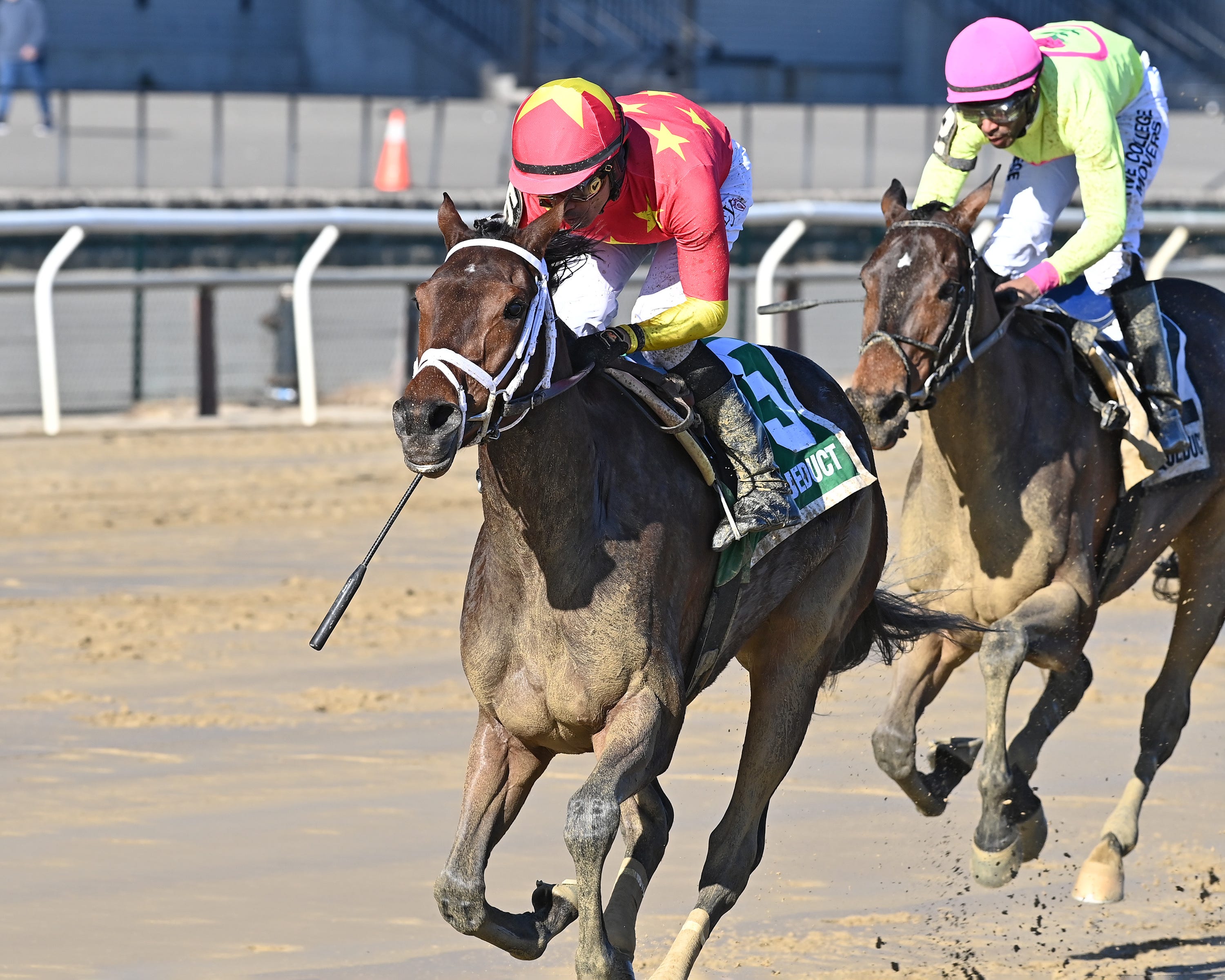 Favorites back in top form for rematch