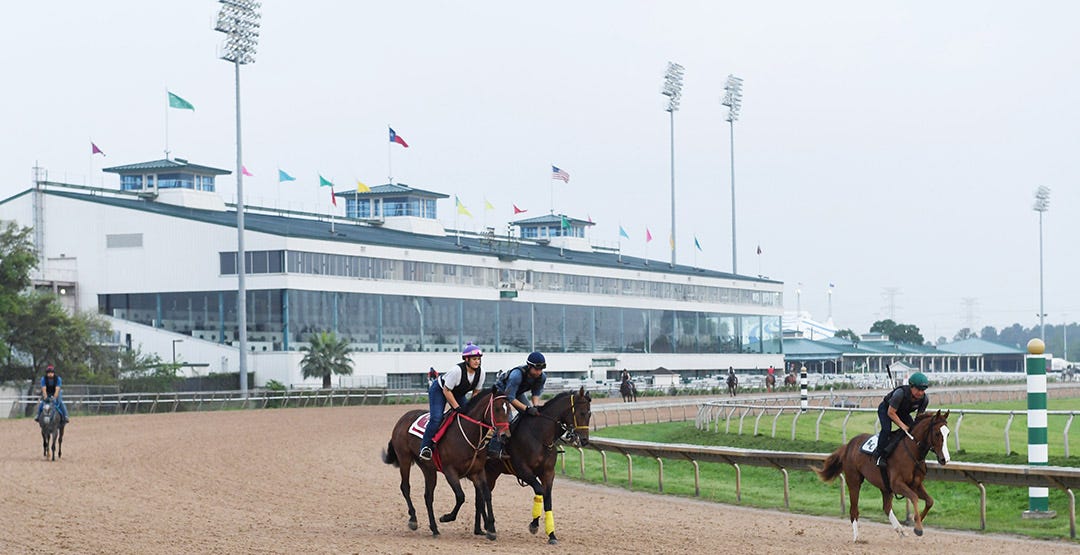 Sam Houston opens meet with daytime racing, limited simulcast distribution