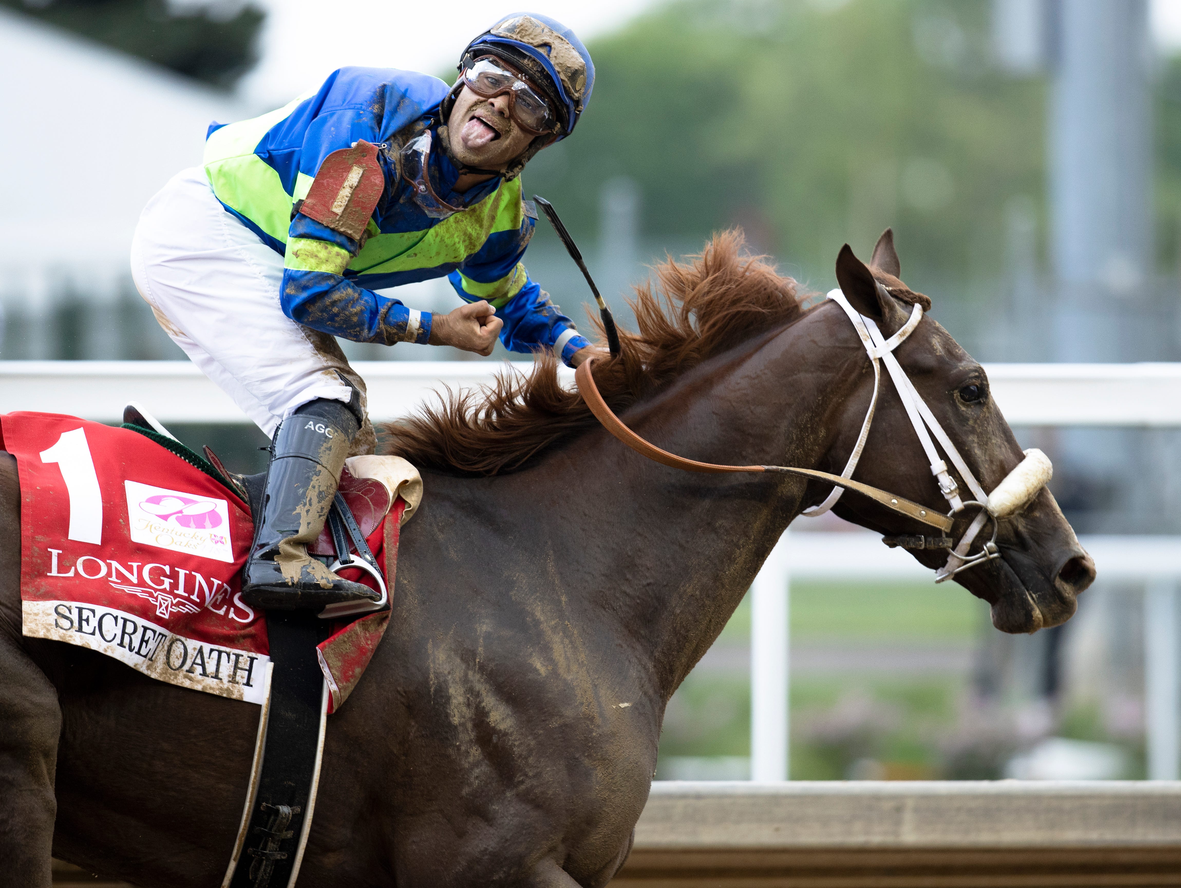 Secret Oath se encumbró dándole la quinta victoria a D. Wayne Lukas en ...