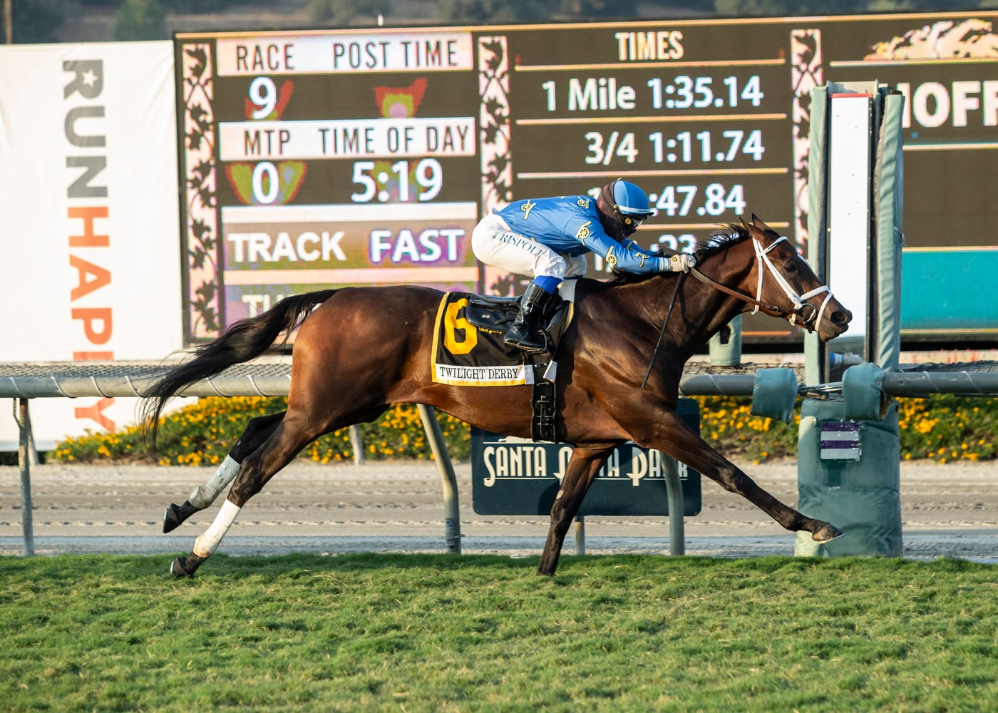 Smooth Like Strait pulls clear to win Twilight Derby