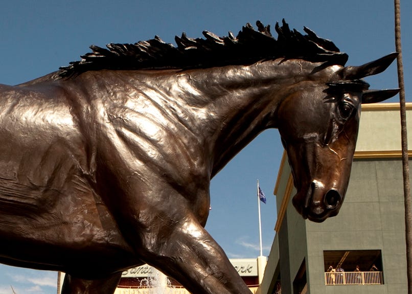 Santa Anita: Zenyatta statue unveiled prior to running of stakes in her ...