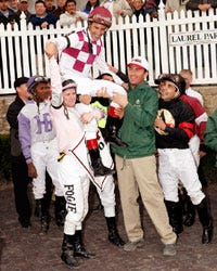 Mario Pino rides 6,000th winner